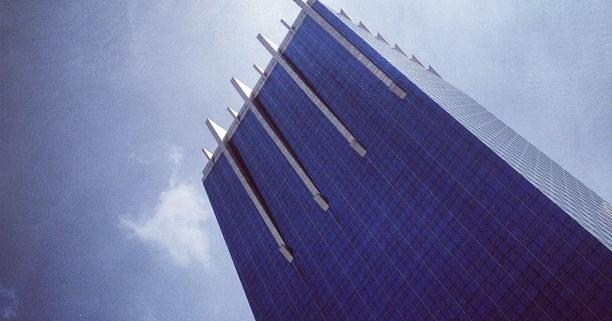 Building with a crown | thinkofliving.com